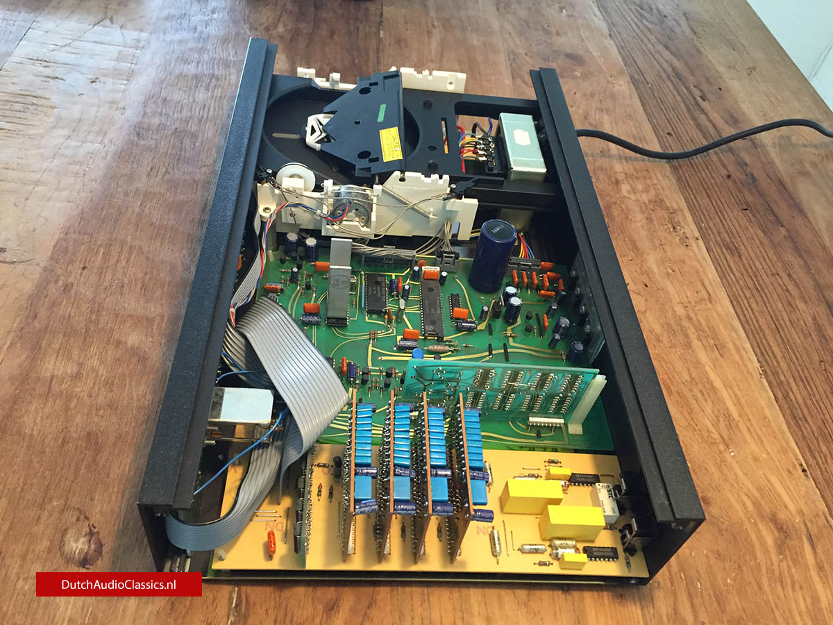 Cambridge Audio CD2 - 4x Philips TDA1541 - DutchAudioClassics.nl