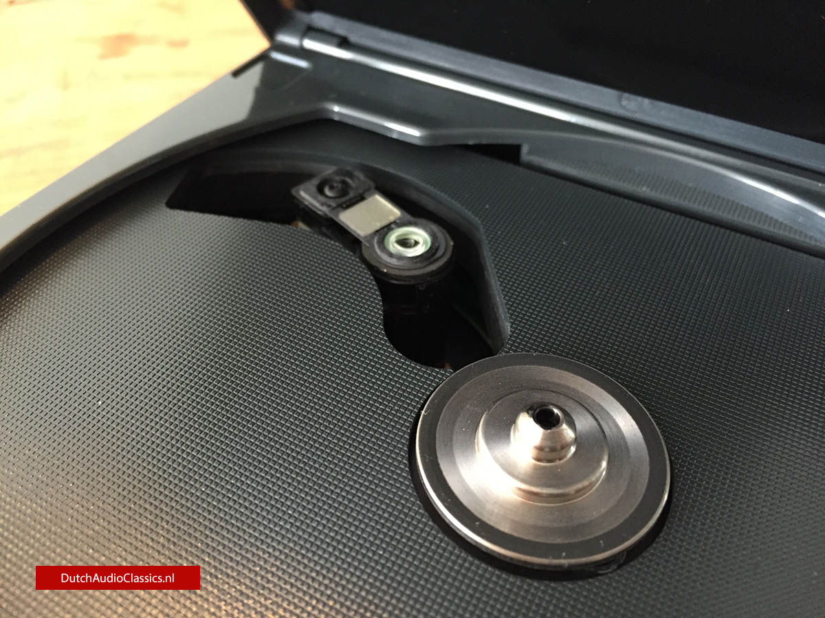 Philips CD15 portable cdplayer - DutchAudioClassics.nl