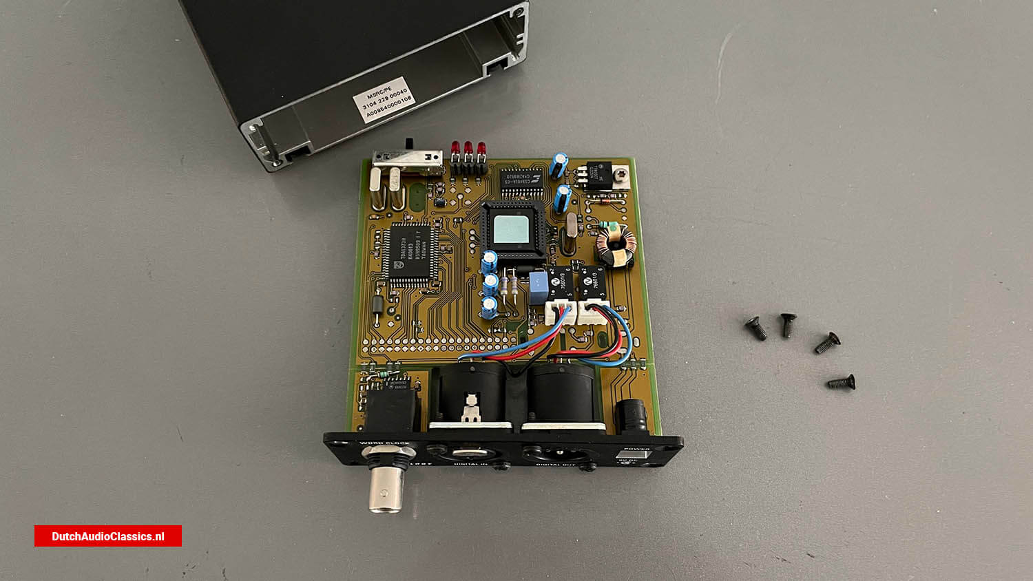 Philips ISP M-SRC mini sampling rate converter - DutchAudioClassics.nl